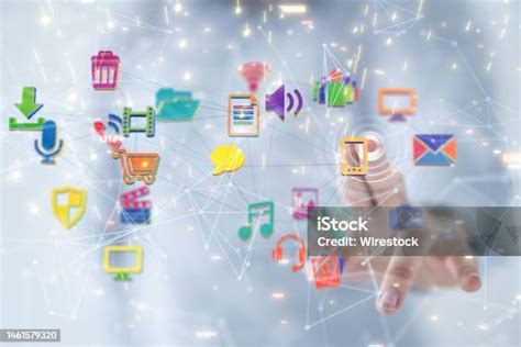 3d 렌더링 지구 네트워크 아이콘 홀로그램을 사용하는 사업가 손 가리키기에 대한 스톡 사진 및 기타 이미지 가리키기 가상