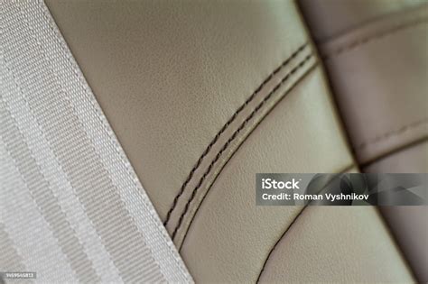 현대 카 패브릭 시트의 높은 각도 보기 클로즈업 카시트 텍스처와 인테리어 디테일 자동차 주름 스티치 작업의 상세한 이미지 가죽