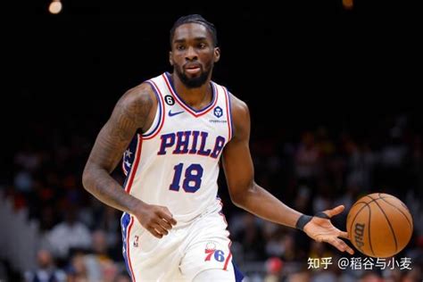 好不容易出场一次还出现低级失误，后场大将的76人生涯快结束了？ 知乎