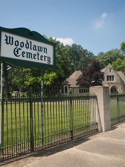 Woodlawn Cemetery Detroit