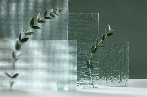 구성 빈 연단 재료 유리 기하학적 모양 파스텔 그린 배경입니다 제품 프리젠테이션을 위해 천연 소재로 만든 아름다운 배경 받침대에