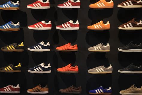 Adidas erhöht Prognose - Samba-Schuhe sind der Renner - Bloomberg