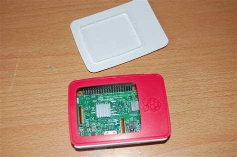 Raspberry Pi Tastic Be Cool Part 1 Install A Case And Heatsink