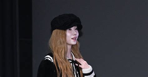 에스파 윈터 귀여움 가득한 동화 속 소녀 [포토엔hd]