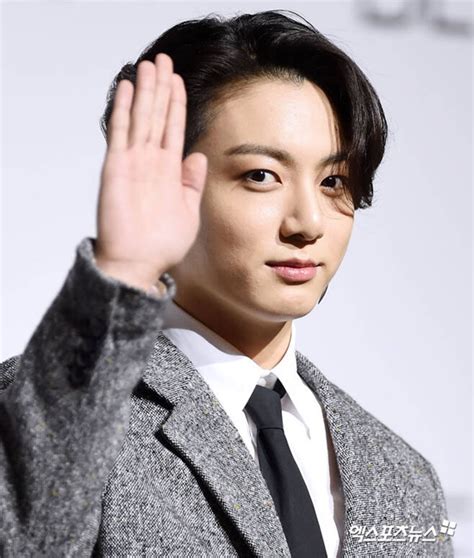 Bts 정국 모자 1000만원 팔아 외교부 前직원 벌금 100만원 나무뉴스