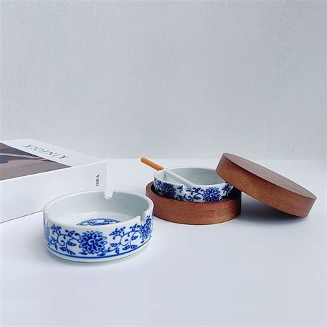 Blue And White Porcelain Ceramic Ashtray Retro Bamboo Wood With Cover