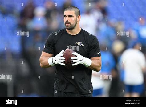 Baltimore Ravens Tight End Mark Andrews 89 Warms Up Before An Nfl