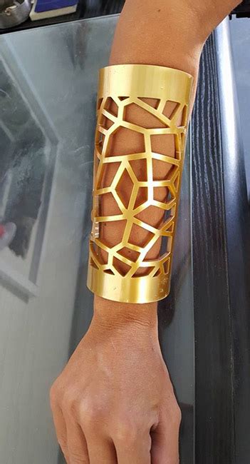 Plexiglass Custom Made ΚΑΤΑΣΚΕΥΕΣ ΔΙΚΟΥ ΣΑΣ ΣΧΕΔΙΟΥ Cyprus Signs Κύπρος επιγραφές Κύπρος