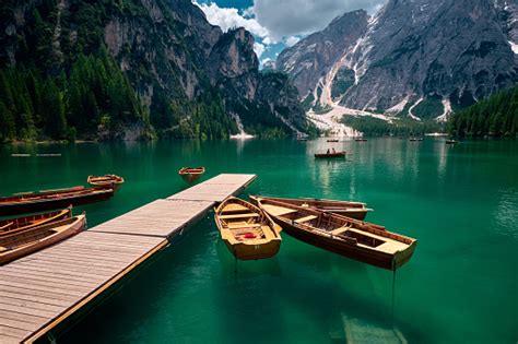 브라이스 호수 또는 프라저 와일드제 주변의 풍경 이탈리아 가을에 대한 스톡 사진 및 기타 이미지 가을 남쪽 돌로미티