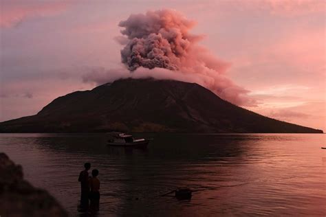 Remote Indonesia Volcano Erupts Again After Thousands Evacuated The