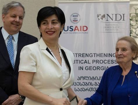 ნაციონალურ მოძრაობას წევრები ტოვებენ სამასხარაოდ გადაქცეულ პარტიაში აღარაფერი მესაქმება რა