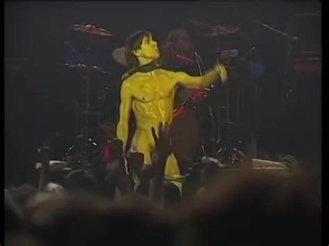 Singer Shows His Bushy Cock On Stage Thisvid Com