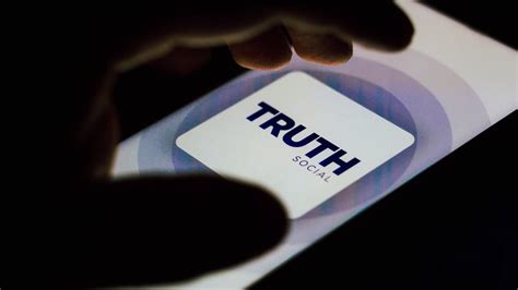 Trumps Truth Social Debuts In Apples App Store Hits No 1 In Top
