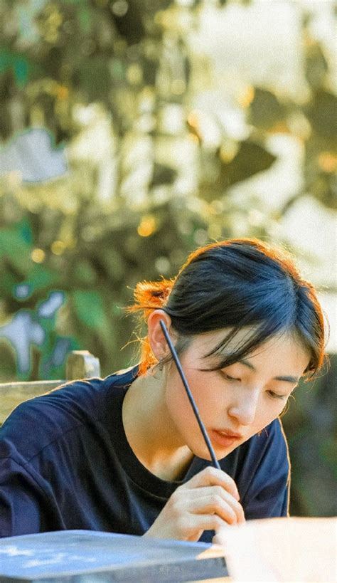 Pin By Apple Candawan On My Estayl Pose Reference Life Photography Art Reference Photos