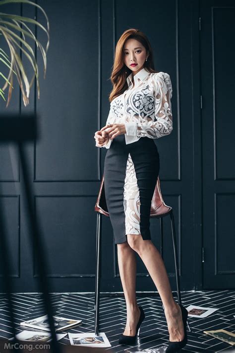 Beautiful Park Soo Yeon In The September 2016 Fashion Photo Series 340
