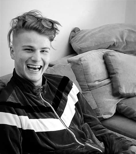 Quem é Jonathan Jensen Sueco Morto Em Balneário Camboriú E Ex De Youtuber