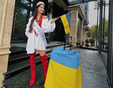 Скандал избухна на конкурс за красота Мис Украйна се оказа в една стая с Мис Русия