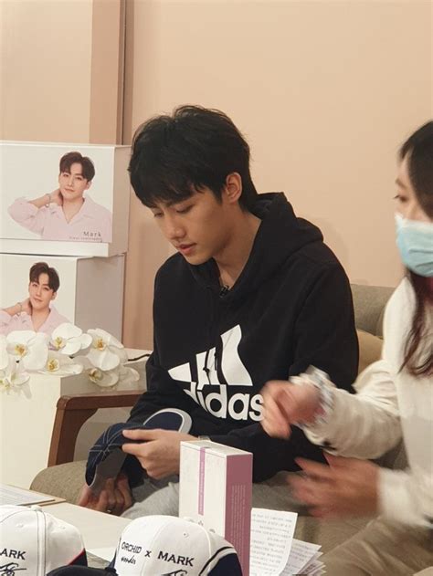 Pin Oleh D R E A M E R Di ♡ Mark Siwat