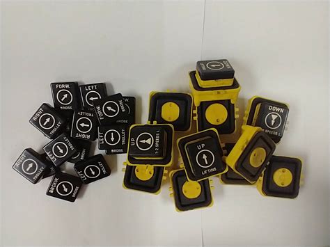 SPRING LOADED MODULAR PUSH BUTTONS LOT OF 11 WITH DIRECTIONAL LABEL CAPS IRONTIME SALES INC