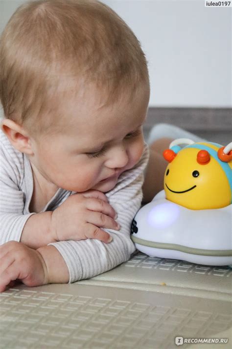 Развивающая игрушка Skip Hop Пчела на облачке - «Крутая развивающая ...