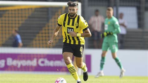 Profivertrag für Dortmunds Papadopoulos