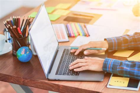 Smooth Focus Group Of Web Designers Are Working Together To Develop Mobile Responsive Website