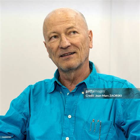 Lécrivain Suisse Olivier Beetschen Lors Du 31e Salon Du Livre Et De
