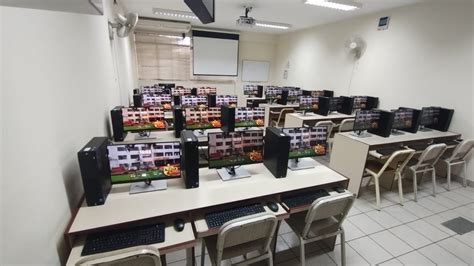 Laboratorios De Cómputo Pe