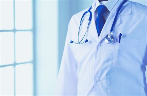 亀井岬IFAコラム勤務医として資産運用を検討される富裕層のお客様 資産運用アドバイザー 亀井岬 IFA