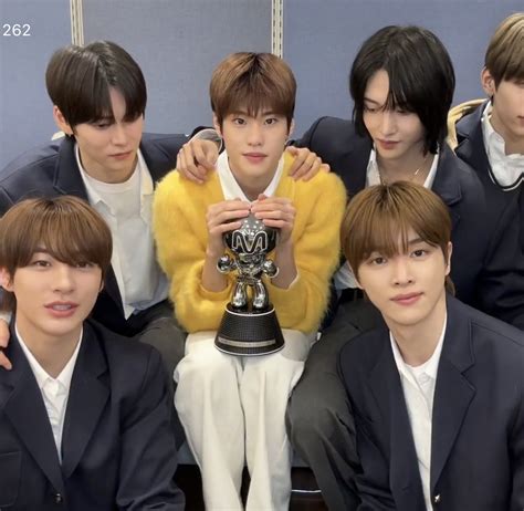 [잡담] 소희 어깨가 또 무거워짐 인스티즈 Instiz 연예 카테고리