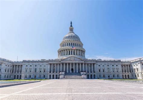 Жан Пьер Угрожающий США шатдаун осложняет передачу власти от Байдена к Трампу