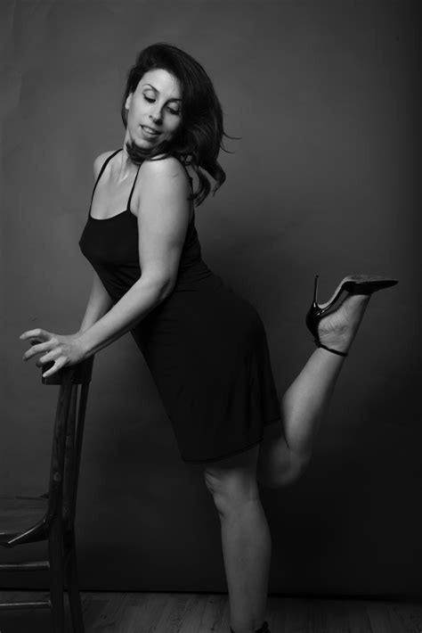 Intervista Tra Sogni E Visioni Il Burlesque Di Honey Madlene The Parallel Vision 10 Anni