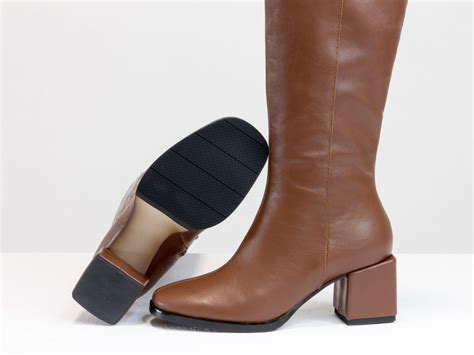 Осінні чоботи з натуральної шкіри чорні купити недорого