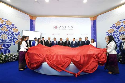 សម្តេចតេជោ ហ៊ុន សែន និងមេដឹកនាំអាស៊ាន ចិន បើកកិច្ចប្រជុំកំពូលអាស៊ាន ចិន លើកទី២៥ សារព័ត៌មាន នគរវត្ត