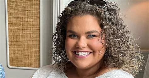 Amy Tapper Labelled Beautiful As She Shows Off Three Stone Weight