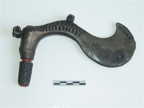 ⛏კოლხური ცული⛏ 📝💼📝 გვიანდელი ბრინჯაოსა და რკინის ხანის ძვ წ Xv Vi სს