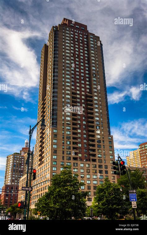 Skyscraper in Battery Park City, Manhattan, New York Stock Photo - Alamy