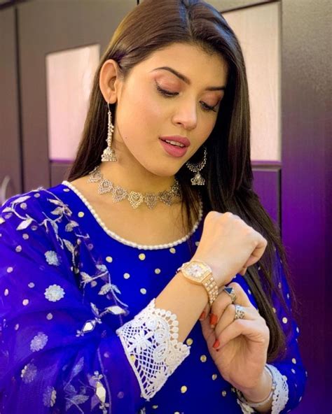 Pin By Lk On Salwar Pattern Beautiful Girls Pics Bengali Bridal Makeup Stylish Photo Pose