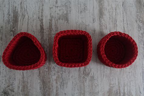 Red Small Triangle Basketcrochet Christmas Etsy