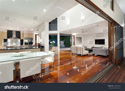 247件の「australia Suburban House Interior」の画像、写真素材、ベクター画像 Shutterstock