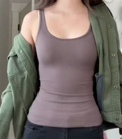 Elena Gilbert Outfits