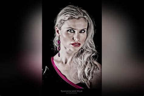 Syonera Von Styx Hauschefin Des Atelier Exposure