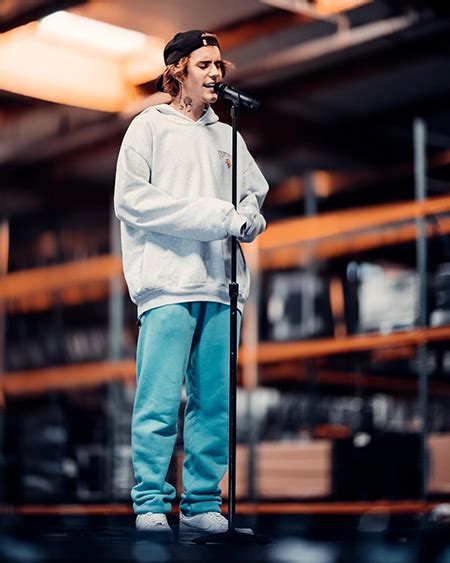 بیوگرافی جاستین بیبر و عکسهای جاستین بیبر و همسرش