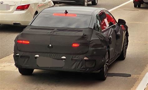 현대 그랜저 풀 체인지 새로운 각도 위장막 스파이샷