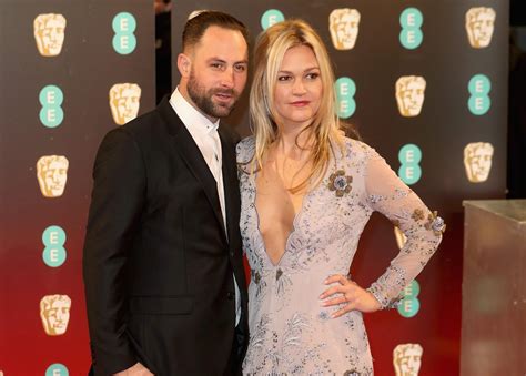 Julia Stiles Marries Preston J Cook In Shotgun Wedding New York Daily News