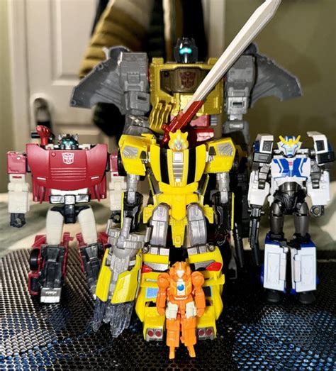Team Prime And Team Bee R Transformers