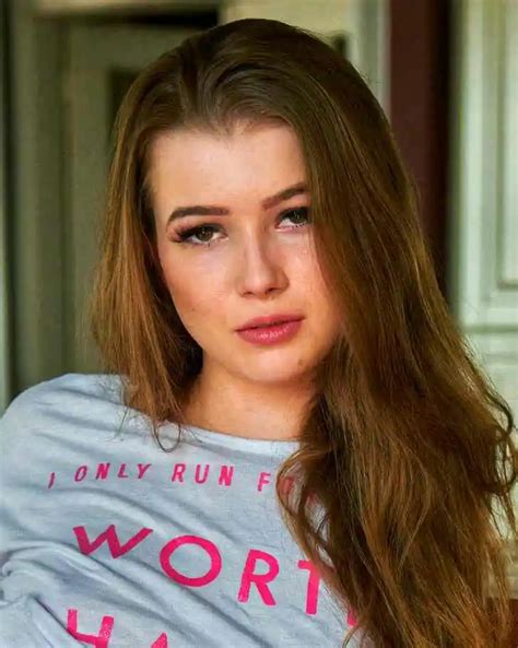 Olivia Sparkle Wiki Biography Age Height Boyfriend Career Photos