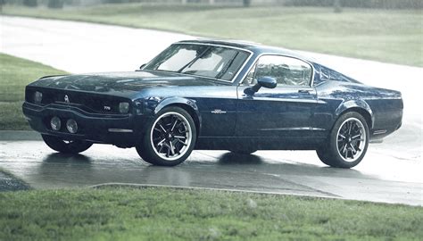 Luxury Muscle The Equus Bass 770