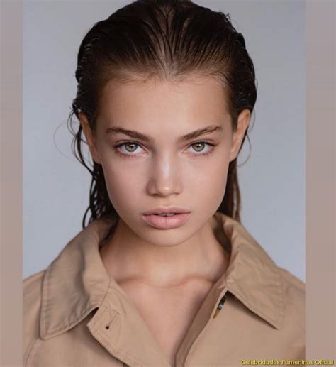 Celebridades Femeninas Oficial Zhenya Kotova No Podía Dejar De Traer