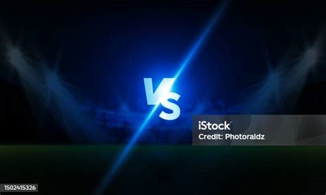 밝은 경기장 조명과 축구 경기장 대 스포츠 와 싸움 경쟁 벡터 디자인에 대 한 편지 스타디움에 대한 스톡 벡터 아트 및 기타 이미지 스타디움 초현대적 축구 Istock